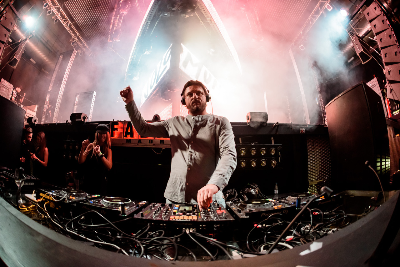 The 7 Different Types of EDM Music - NAUFM